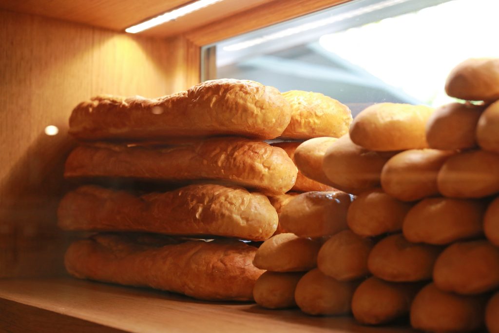 Master the Art of Keeping Bread Fresh: Essential Tips